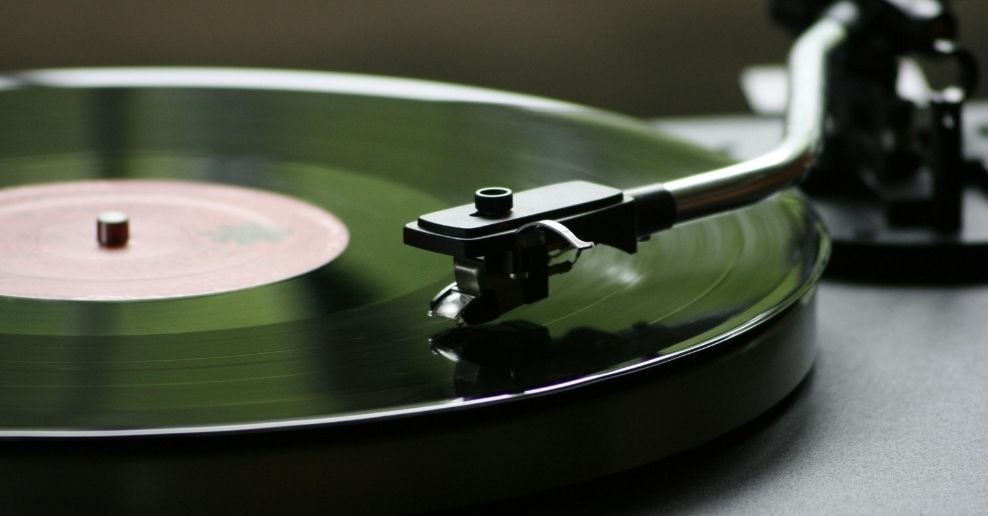 Descubre las Partes de un Tocadiscos: Una Guía Completa – Vinilo Retro